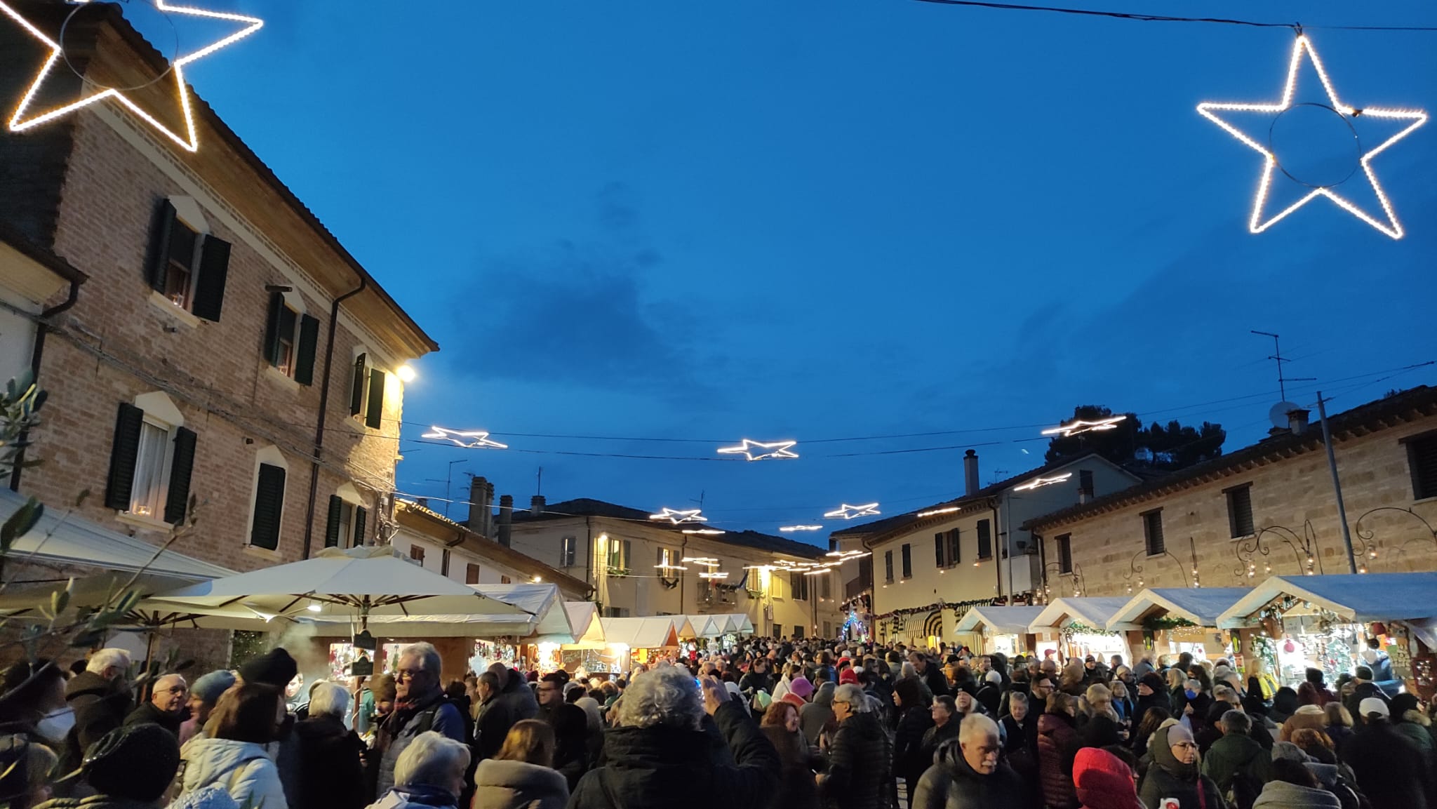 Candele a Candelara chiude con 25 mila presenze: turisti anche dagli ... Candele a Candelara chiude con 25 mila presenze: turisti anche dagli ...